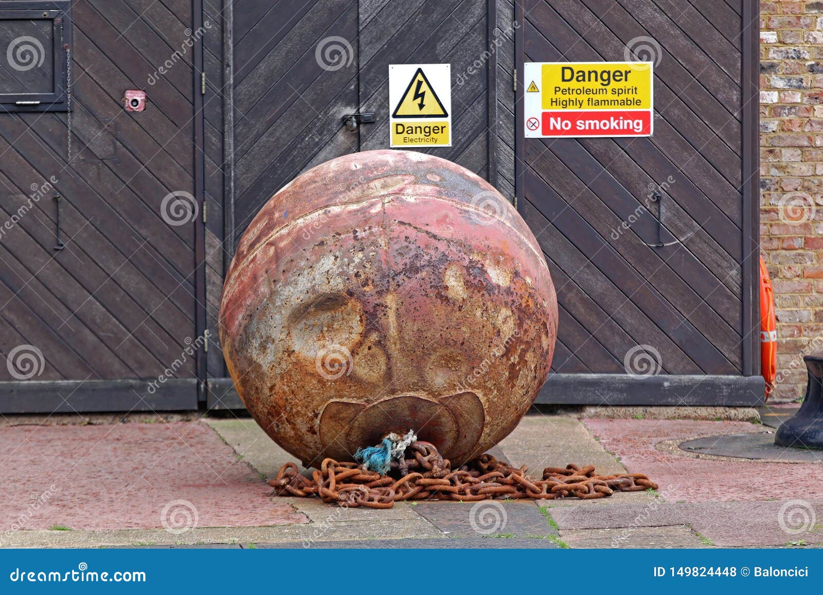 Bomba de la mina foto de archivo. Imagen de bomba, boya - 149824448