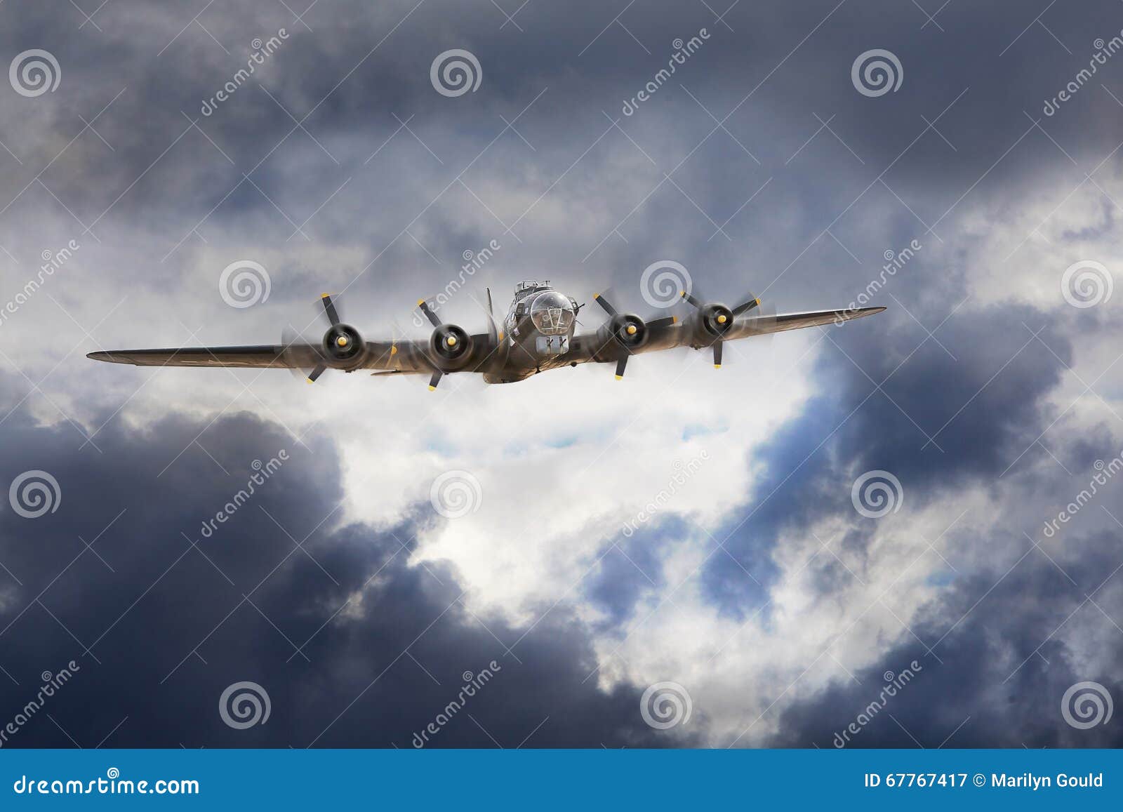 Bombardero Fotos De Stock - Descarga 18,561 Fotos Libres de Derechos
