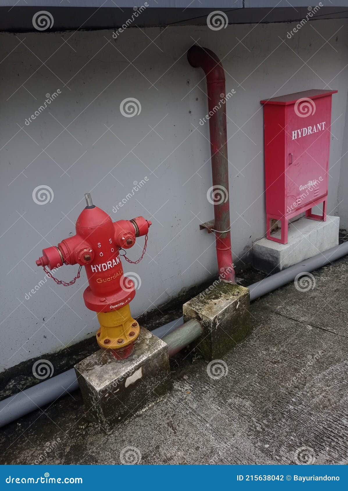 Bombas Hidrantes Se Utilizan Para Extinguir Incendios Foto de archivo ...