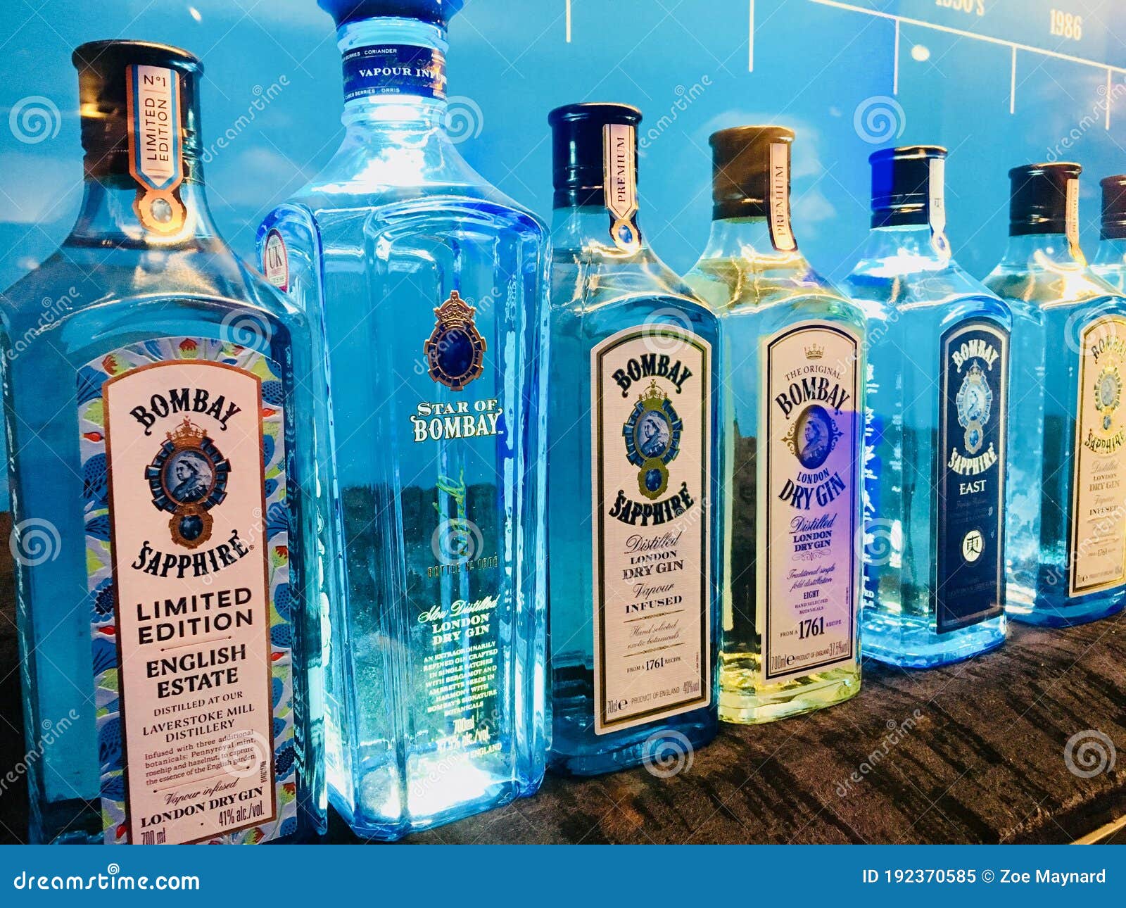 Bombay sapphire editorial image. Image of blue, bottles - 192370585