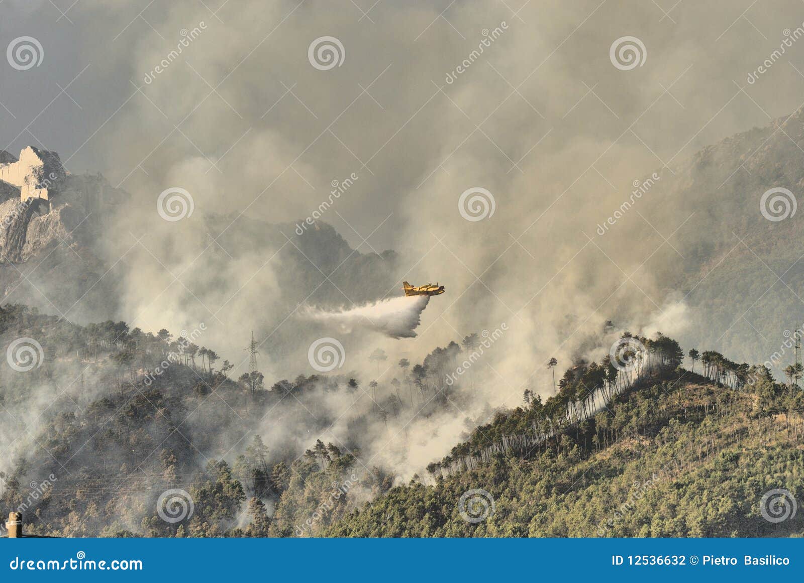 Italian Fire Fighting Plane Stock Photos - Free & Royalty-Free Stock ...