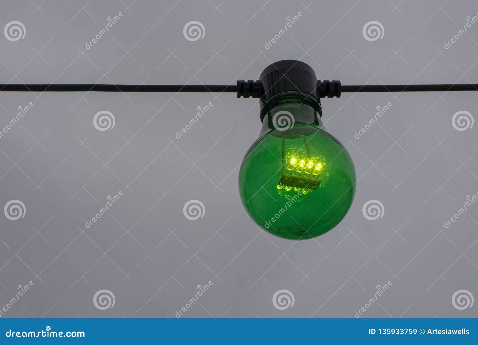 Bombilla Del Color Verde En Secuencia Imagen de archivo - Imagen de ...