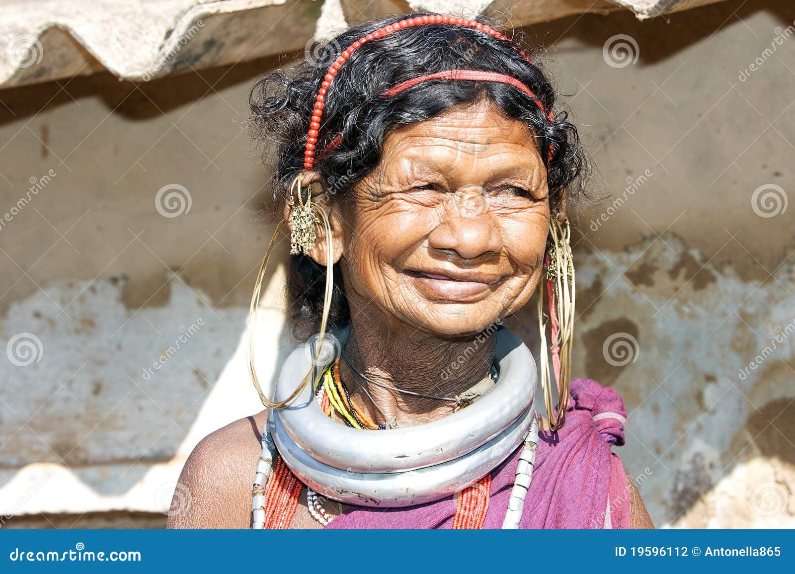 Bonda old tribal woman editorial photography. Image of travel - 19596112