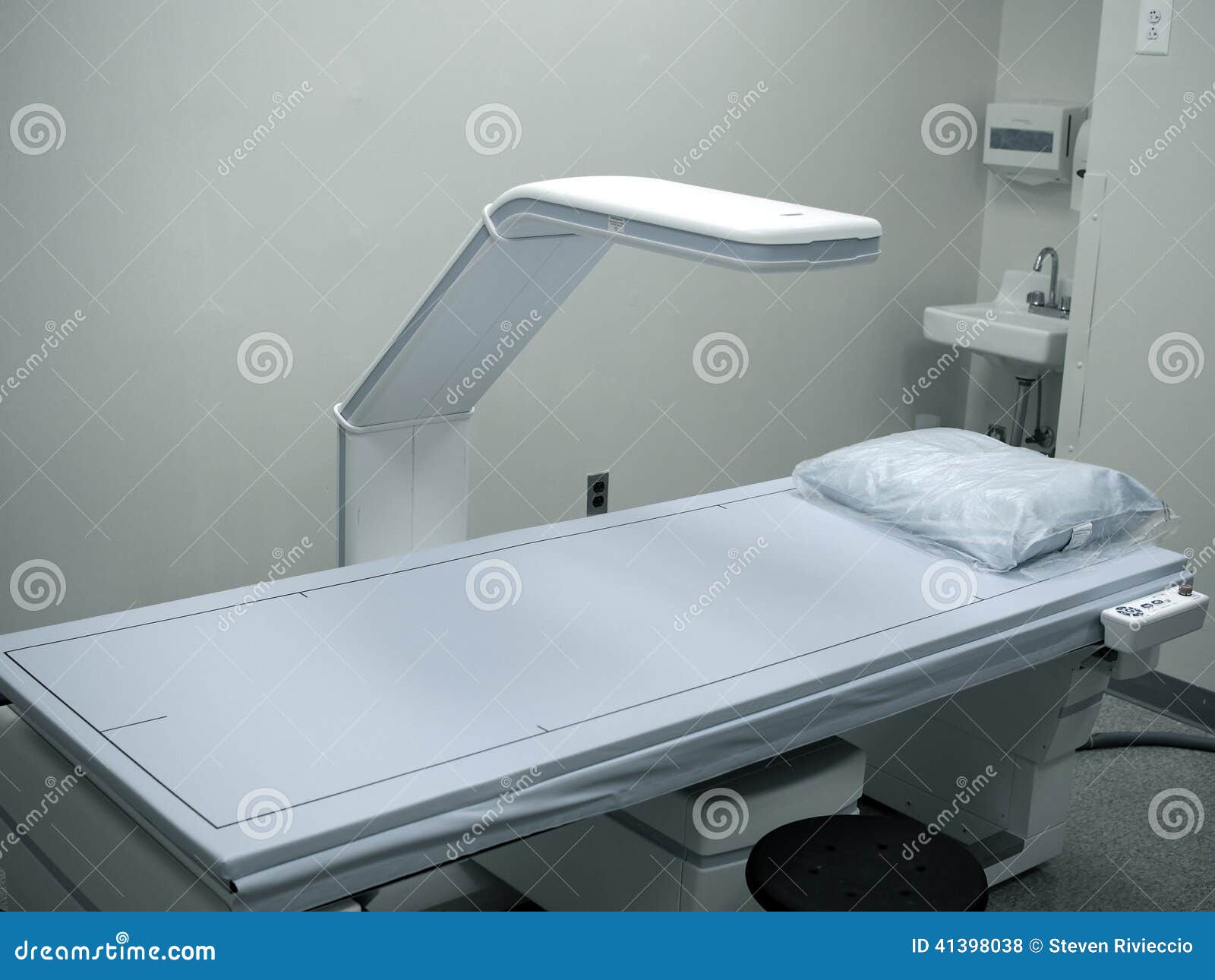 Hip Bone Mineral Density BMD DEXA Densitometry Hip Scan. Osteopenia Is ...