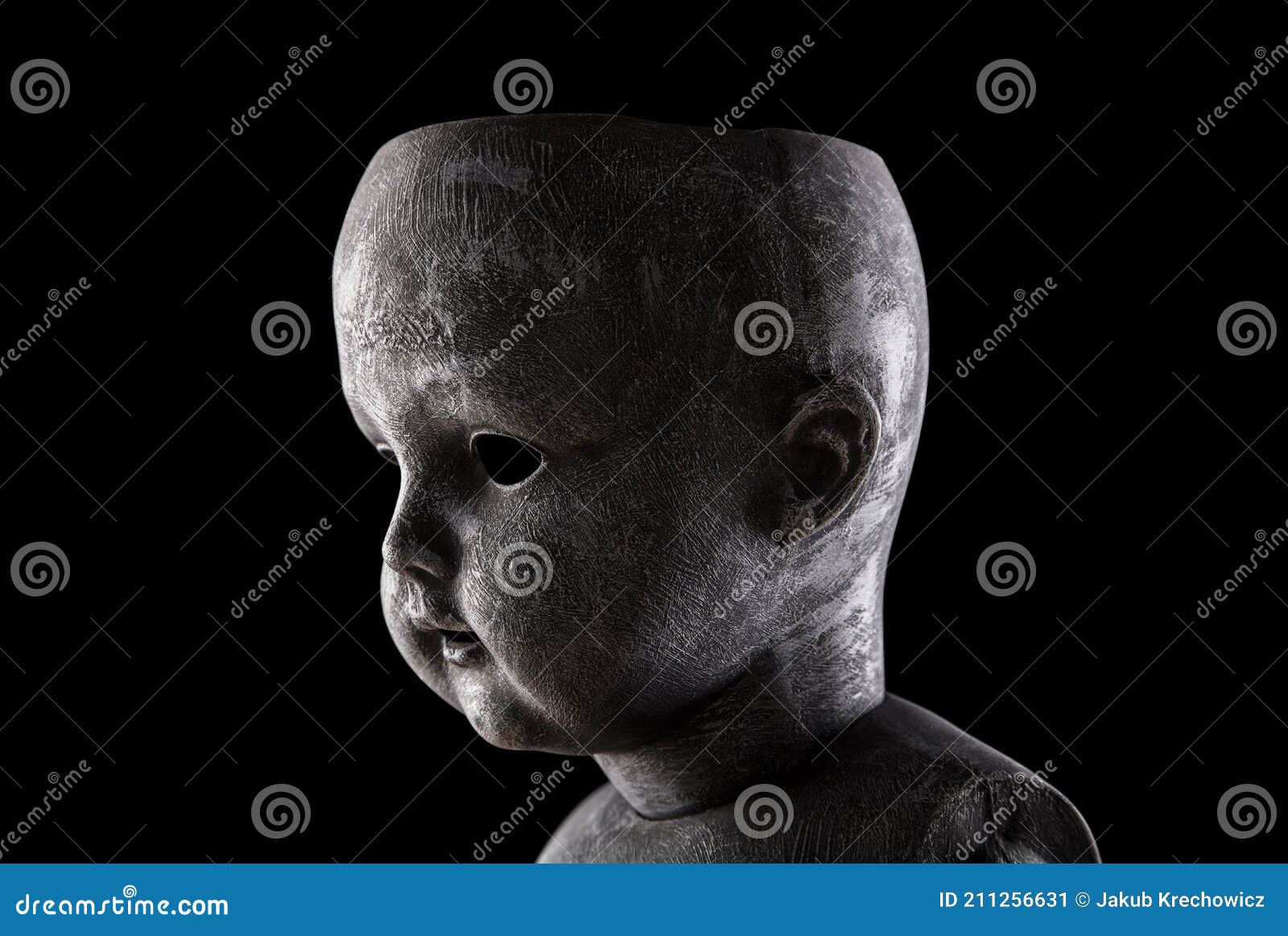 Boneca Assustadora No Escuro Imagem de Stock - Imagem de bebê, escuro ...