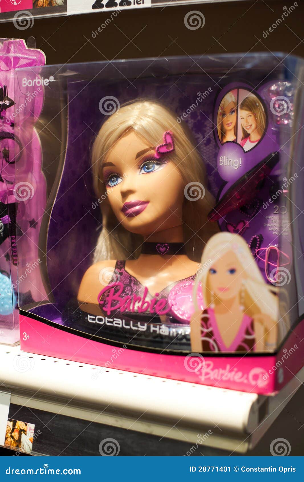 Boneca De Barbie Na Prateleira Foto Editorial - Imagem de encantador ...