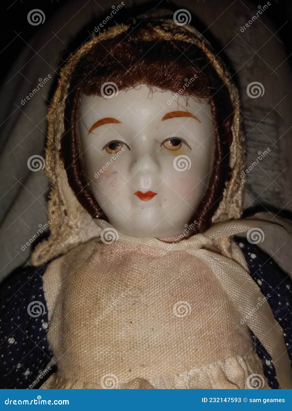 Boneca Porcelana Assustadora Imagem de Stock - Imagem de forma, olho ...