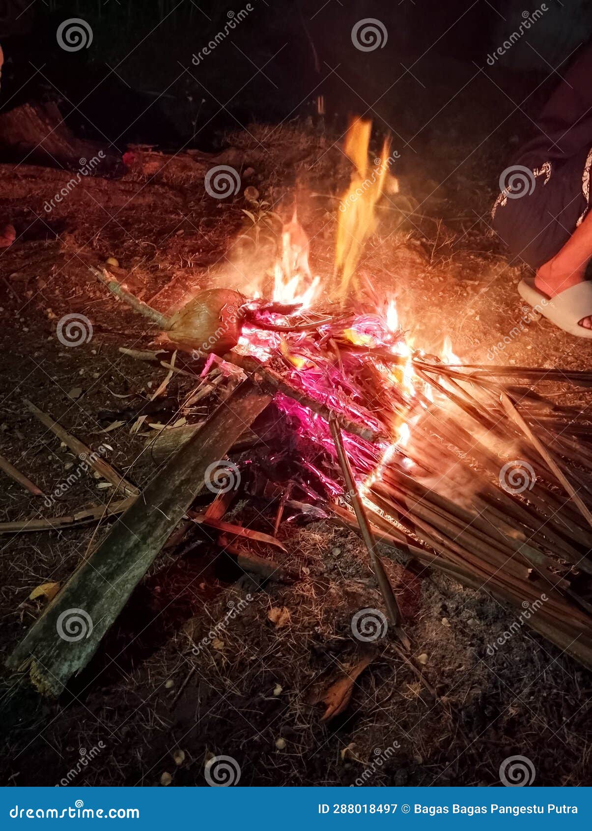 Bonefire at the campground stock image. Image of sparkler - 288018497