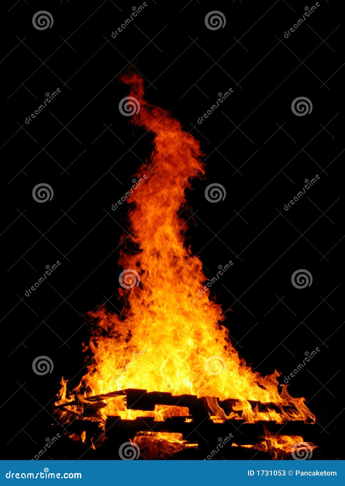 Pallet Bonfire Photos - Free & Royalty-Free Stock Photos from Dreamstime