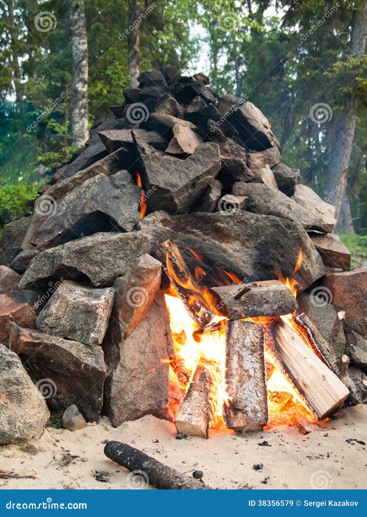 Bonfire Burning Under Rocks Stock Image - Image of outdoor, fire: 38356579