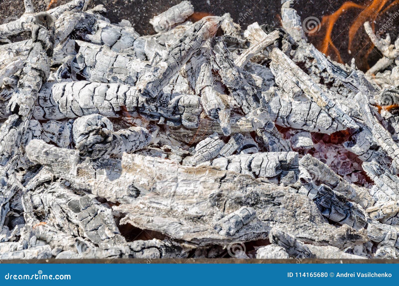 Bonfire with Flame and Ashes Stock Photo - Image of burnt, ashes: 114165680