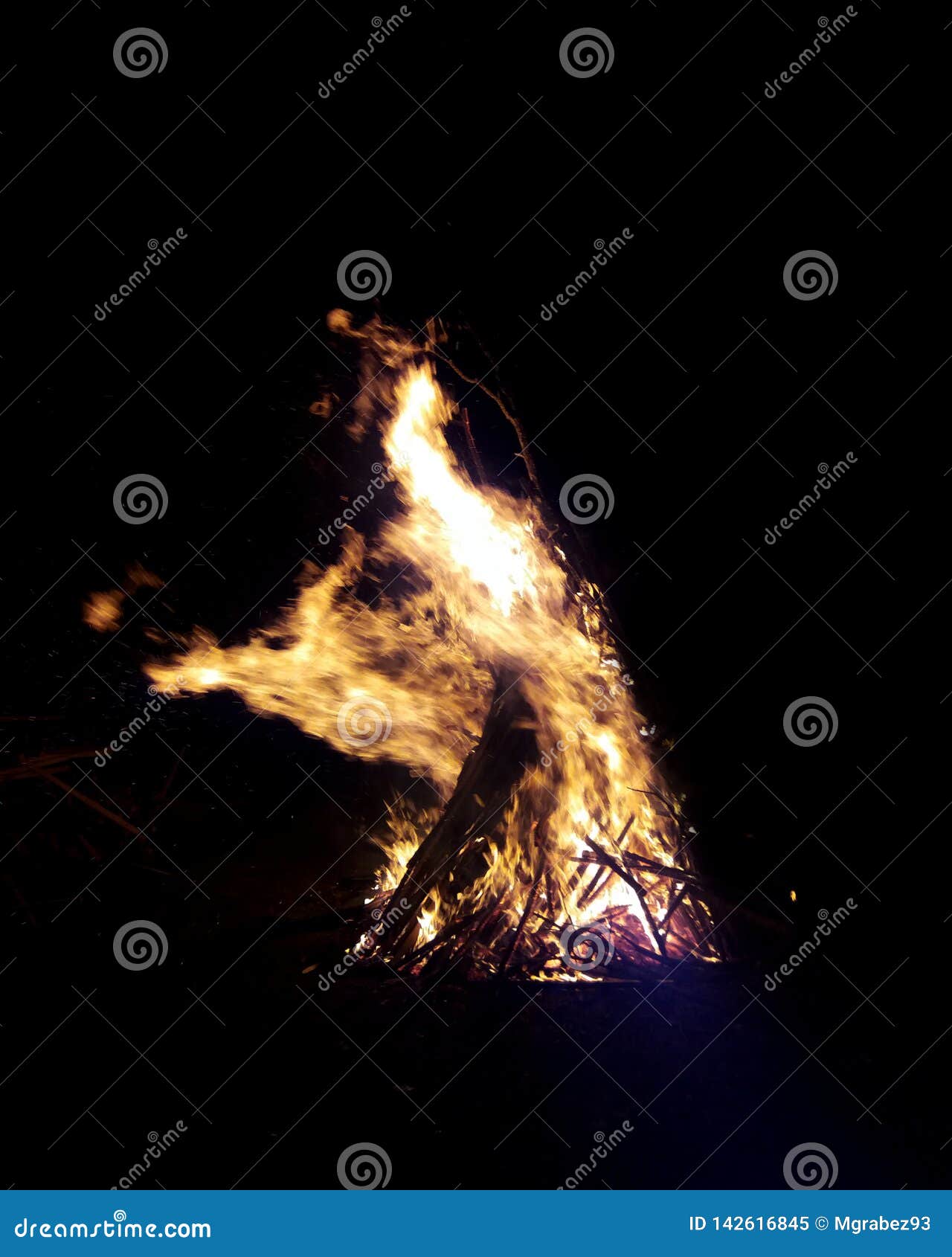 Bonfire in the night stock image. Image of night, wood - 142616845
