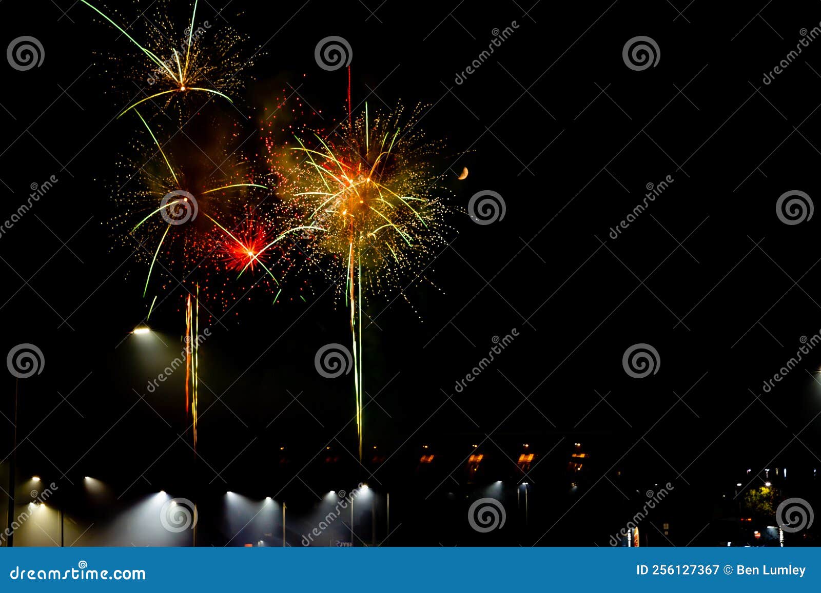 Bonfire Night Fireworks in Mansfield Stock Image - Image of bright ...