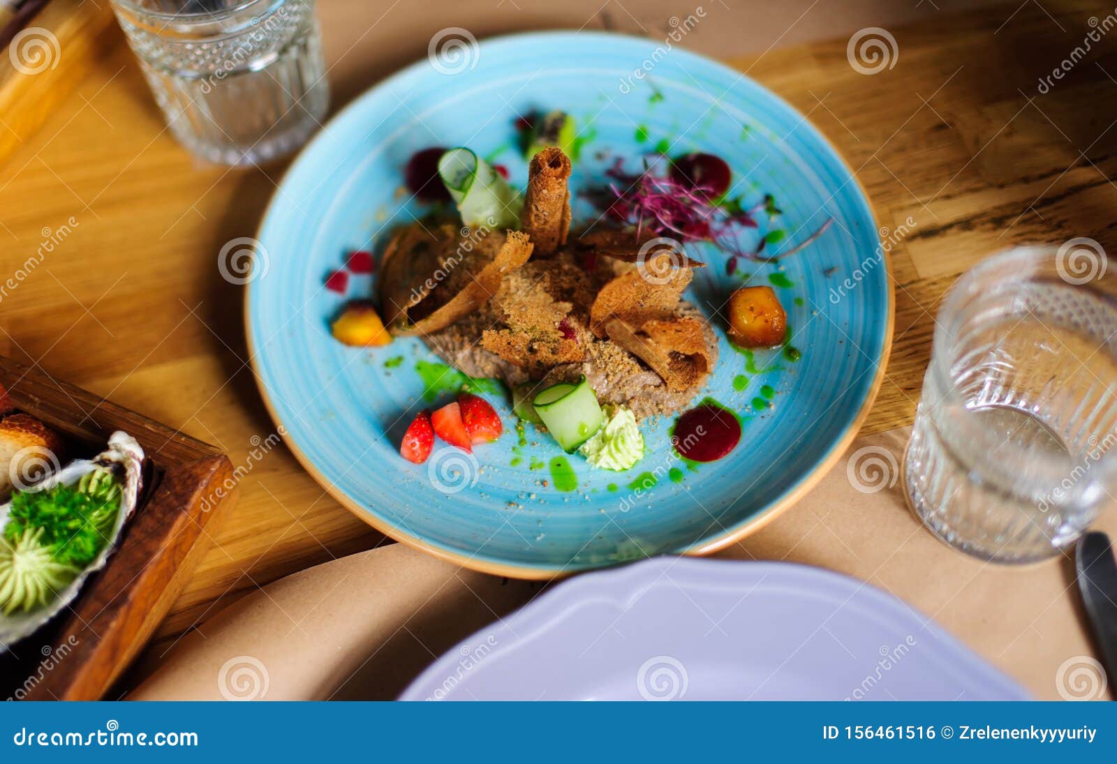 Bonita Comida Servida En El Restaurante Foto de archivo - Imagen de ...