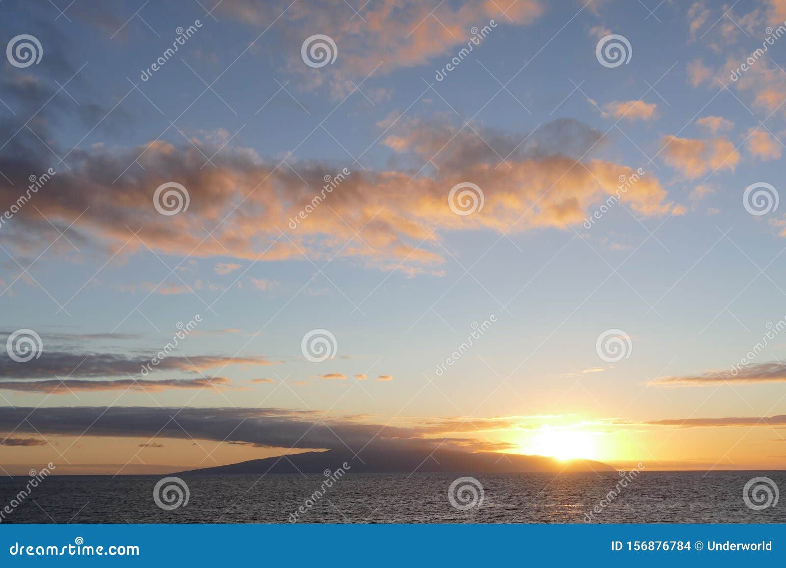 Bonito Atardecer De Colores Foto de archivo - Imagen de fondo, amanecer ...