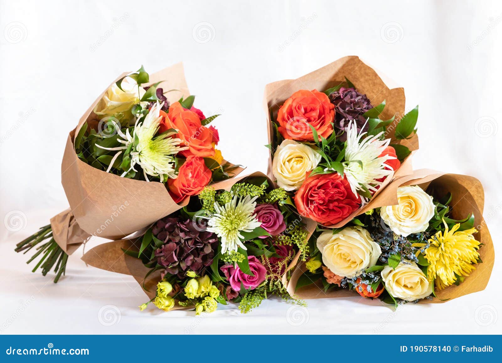 Bonito ramo de flores foto de archivo. Imagen de arreglo - 190578140