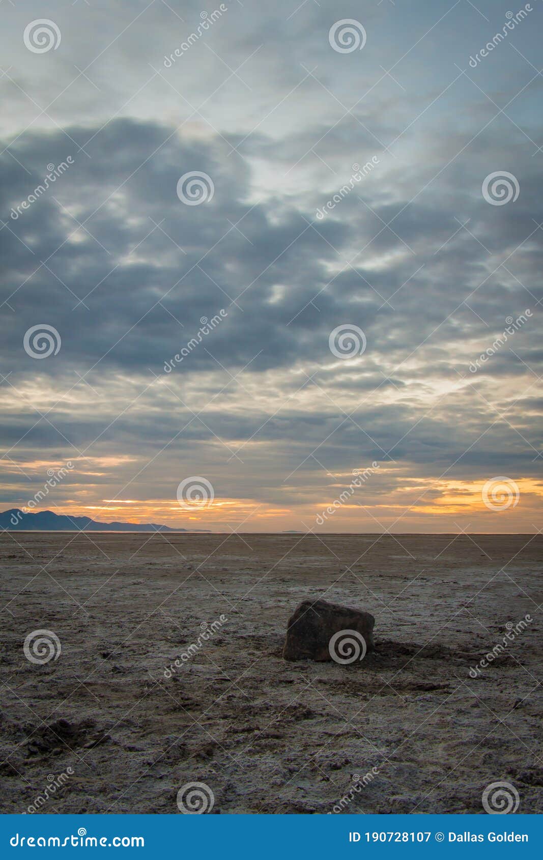 Bonneville Salt Flats Sunset Stock Image - Image of dawn, landscape ...