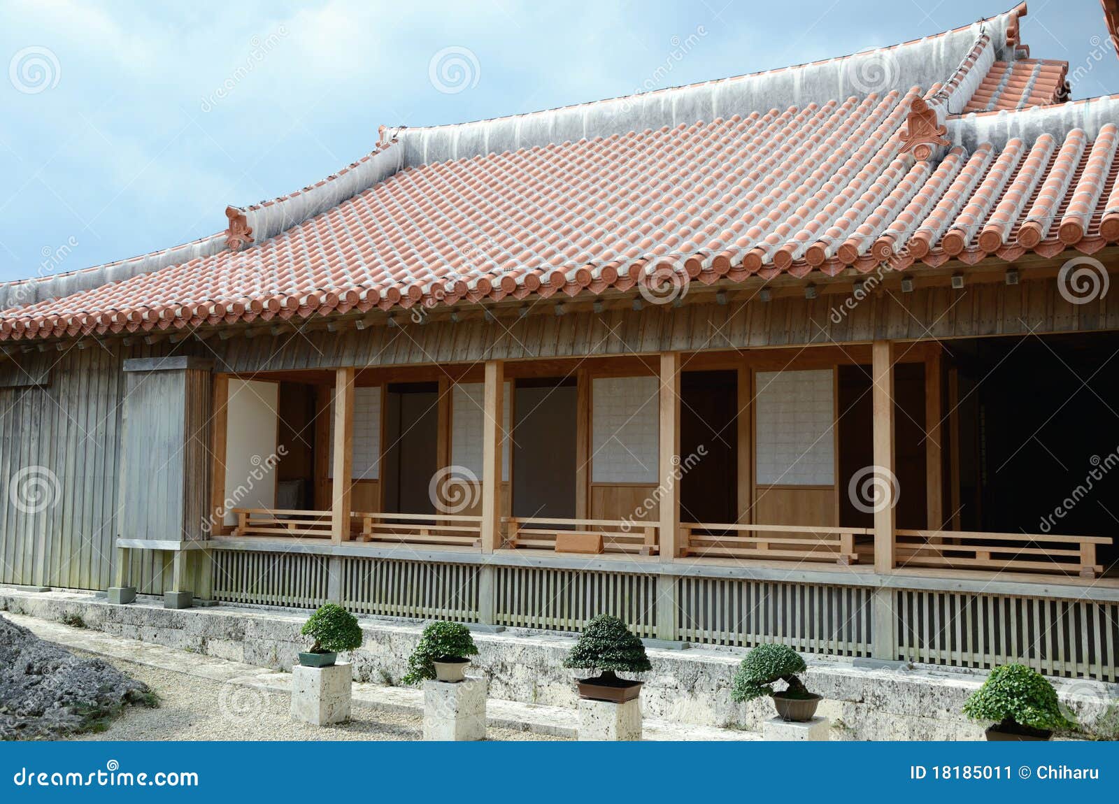 Bonsai and Traditional Japanese House Stock Image - Image of ...