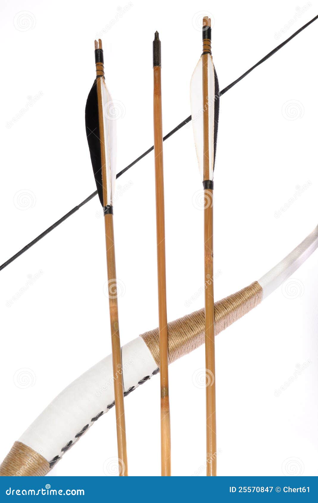 Boog en pijl stock afbeelding. Image of boog, bowstring - 25570847