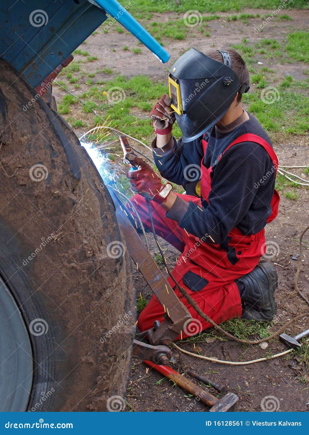 Booglassen stock afbeelding. Image of lassen, reparatie - 16128561