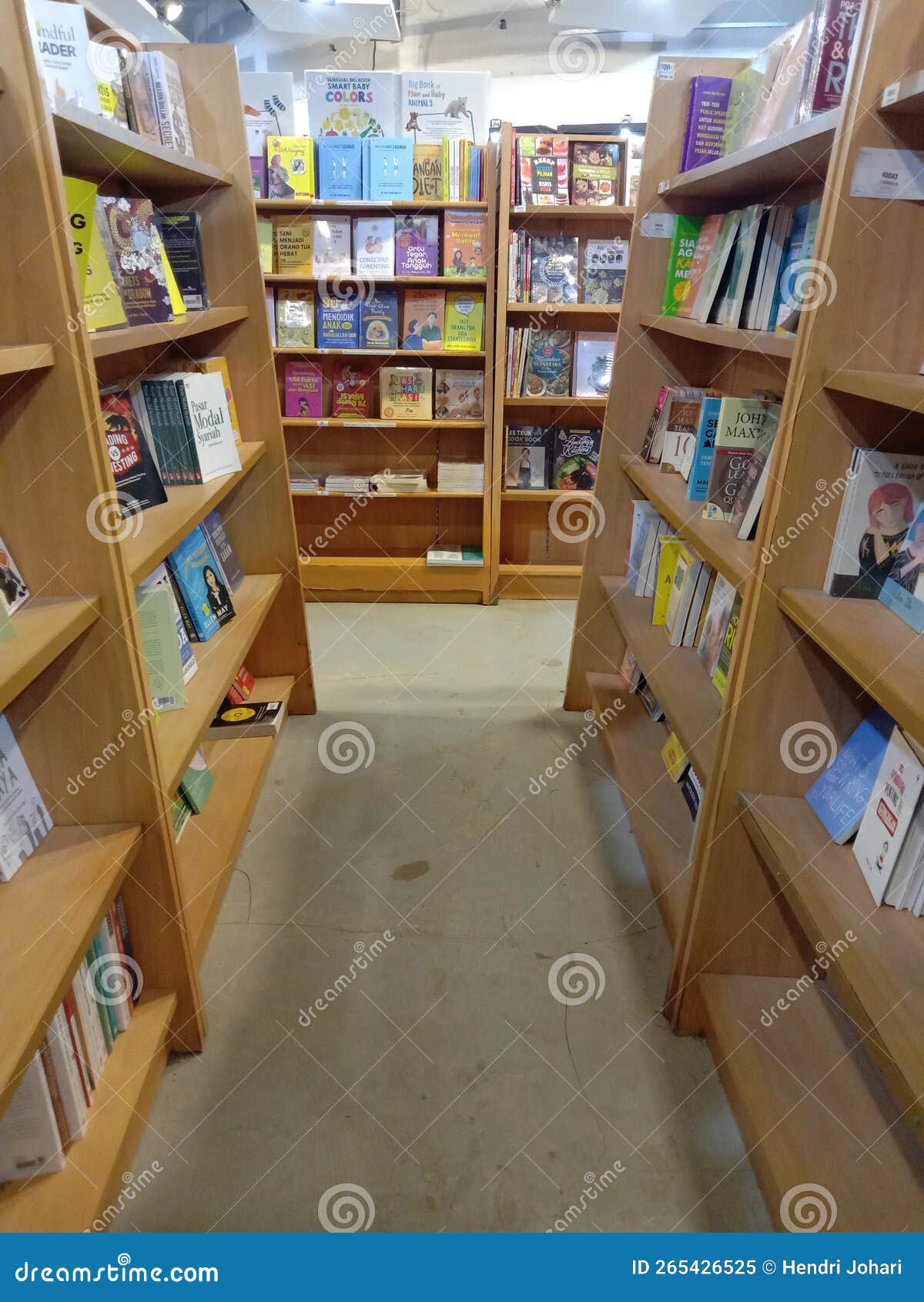 Book store reading writing editorial image. Image of reading - 265426525