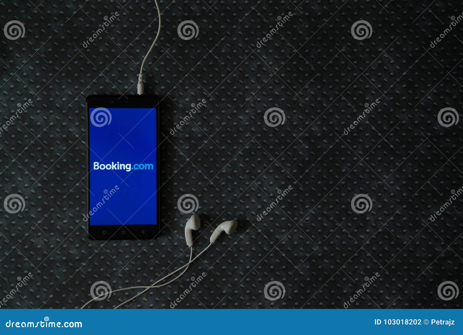 Booking Logotipo De COM Na Tela Do Smartphone Fotografia Editorial ...