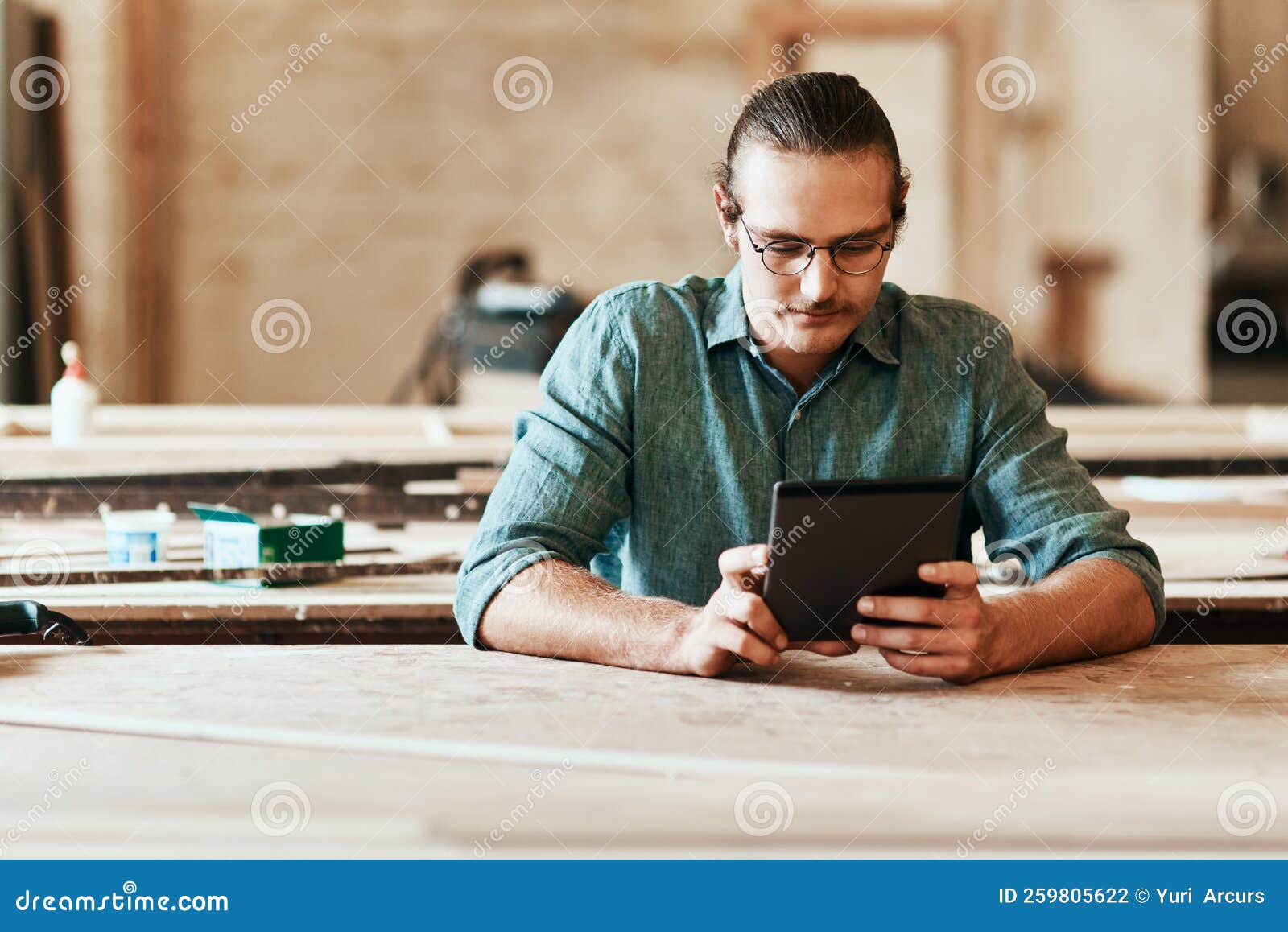 This Bookkeeping App Makes Running My Business a Lot Easier. a Young ...