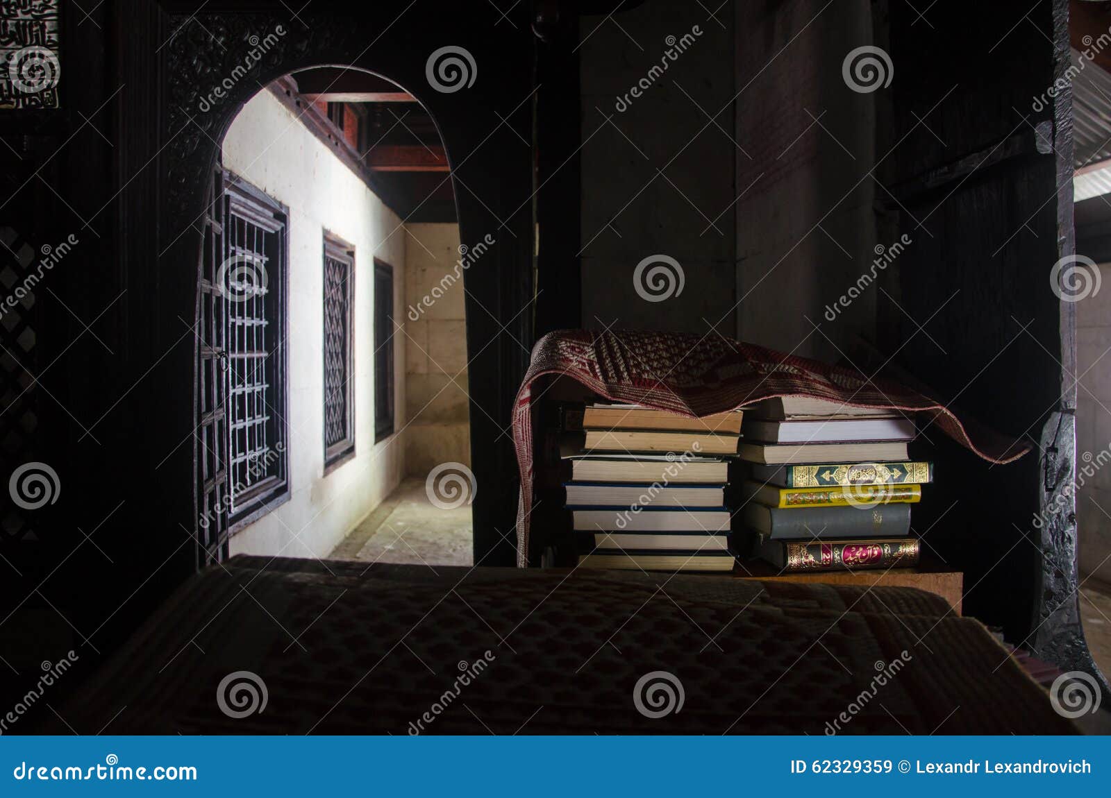 Books Inside the Holy Mosque Stock Image - Image of miskiy, maldives ...
