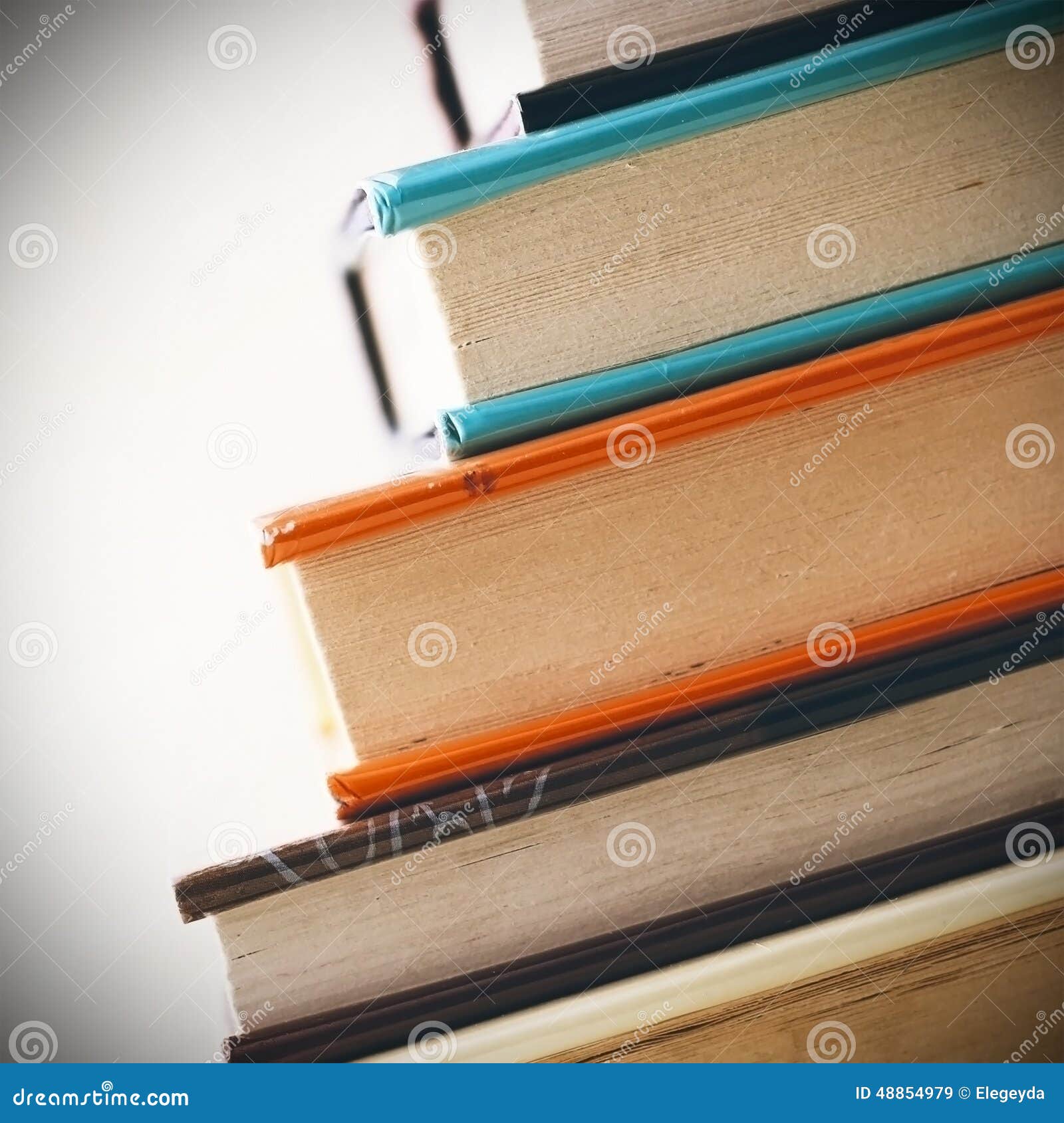 Books Line Stock Photos - Download 2,124 Royalty Free Photos