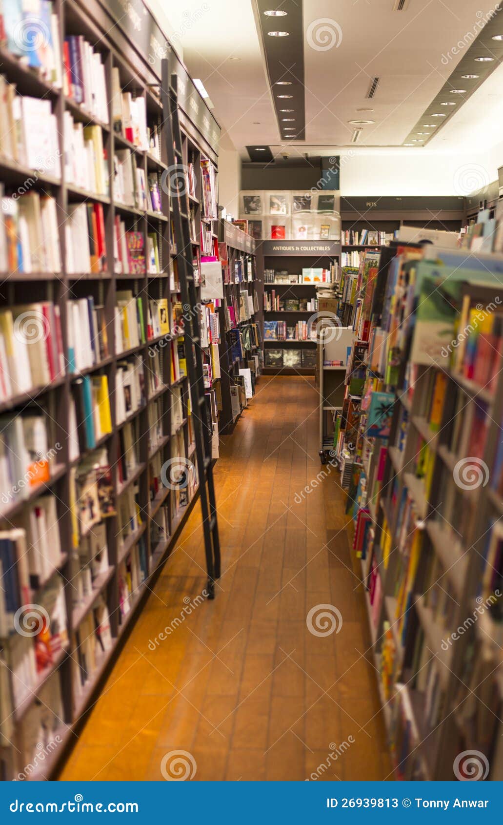 Bookstore editorial stock photo. Image of publishing - 26939813