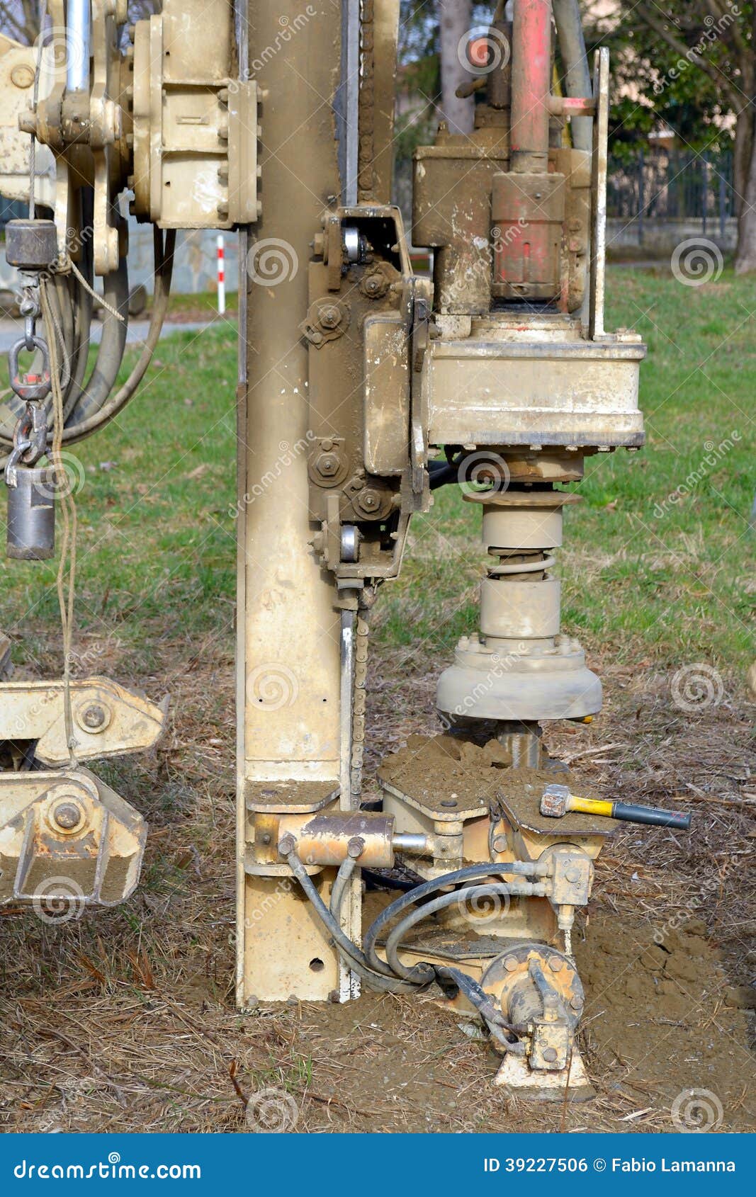 Boorgat Voor Grond Het Testen Stock Foto - Image of vuil, orde: 39227506