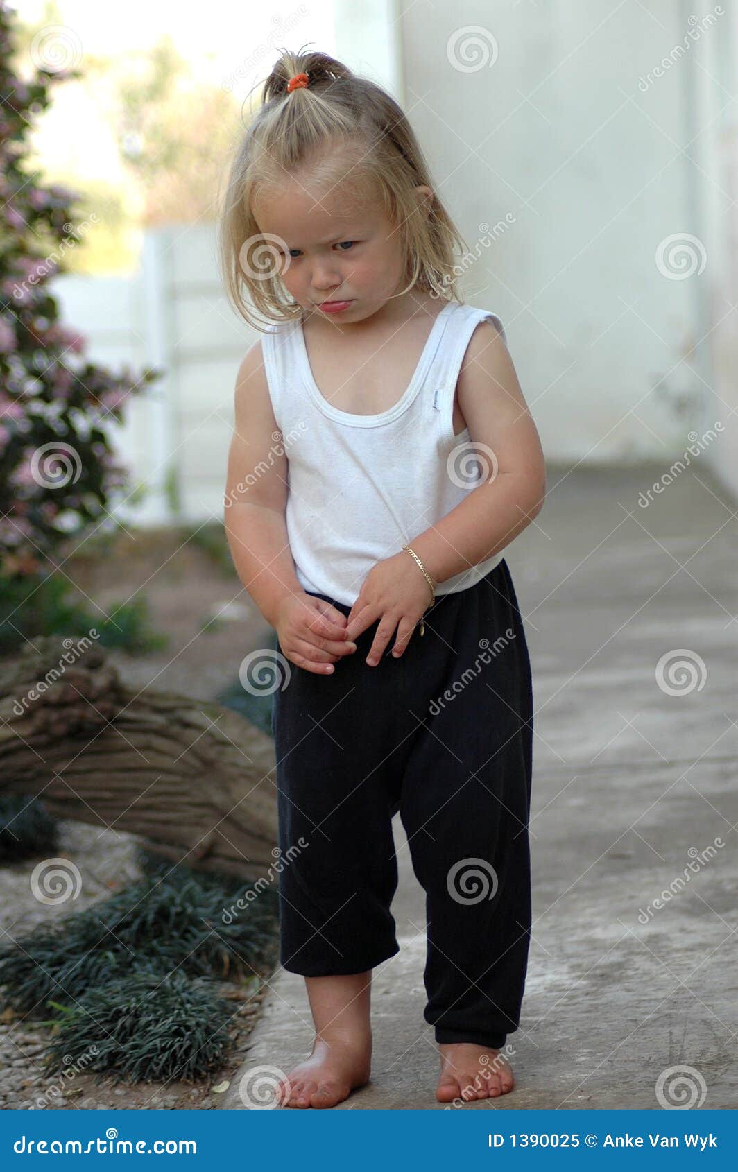 Boos kind stock afbeelding. Image of baby, teleurgesteld - 1390025