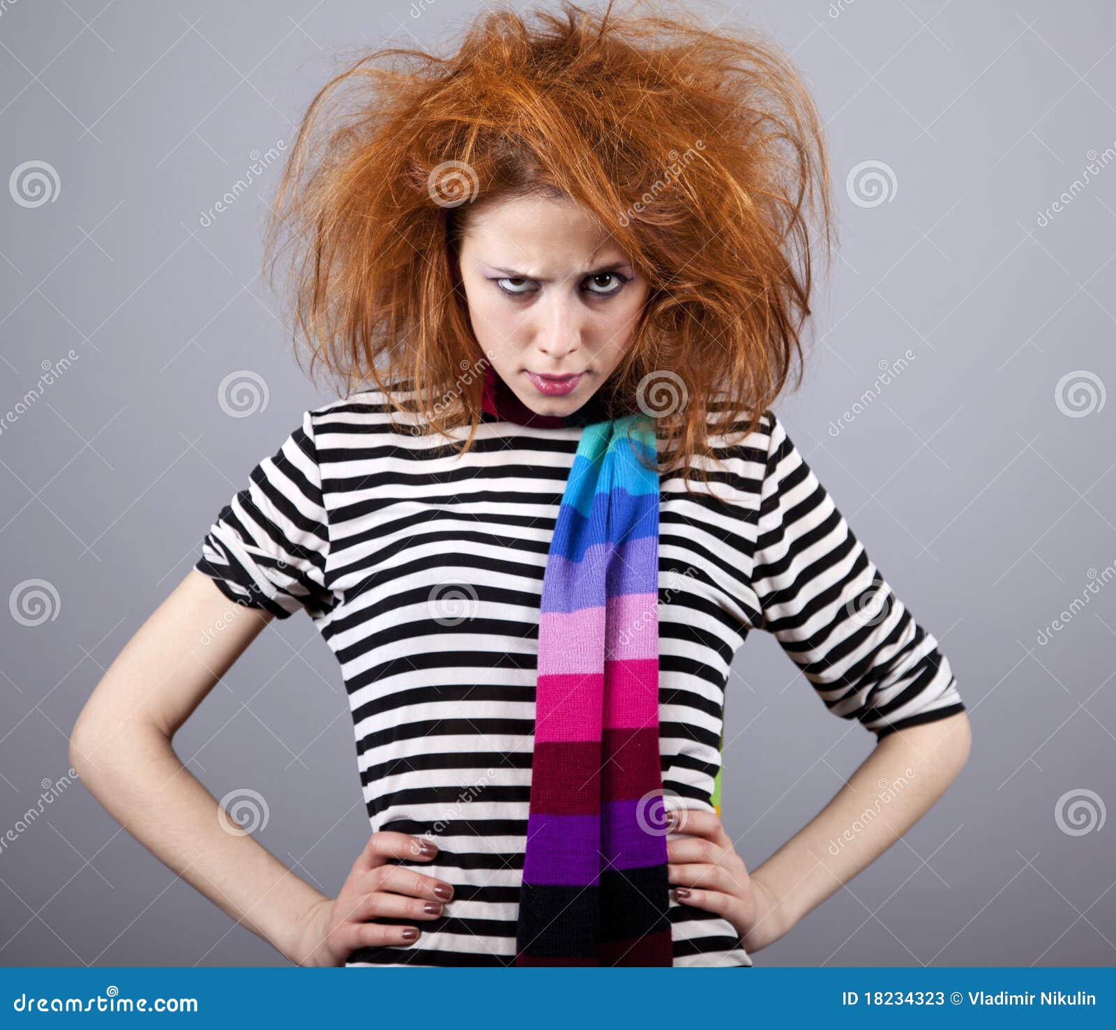 Boos Meisje Met Grappig Haar. Stock Afbeelding - Image of rood ...