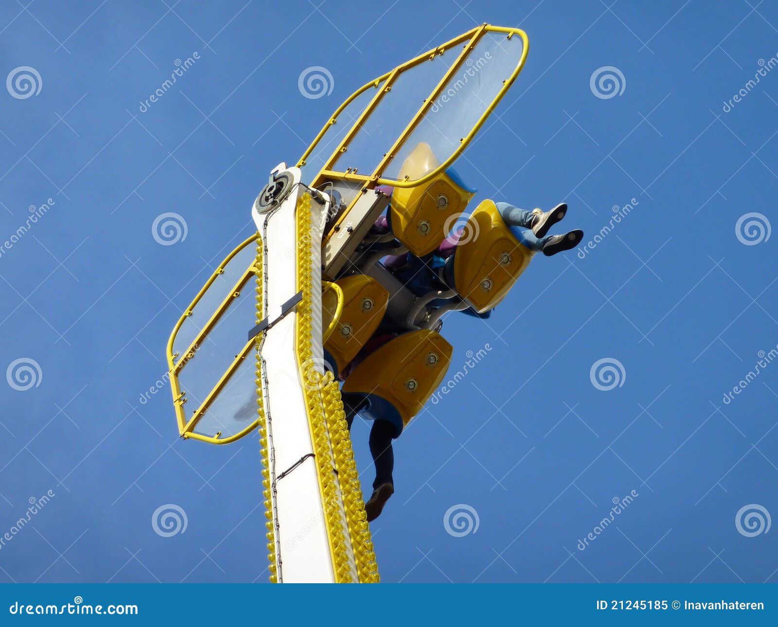 A Booster at the Fairgrounds Stock Image - Image of mast, arms: 21245185