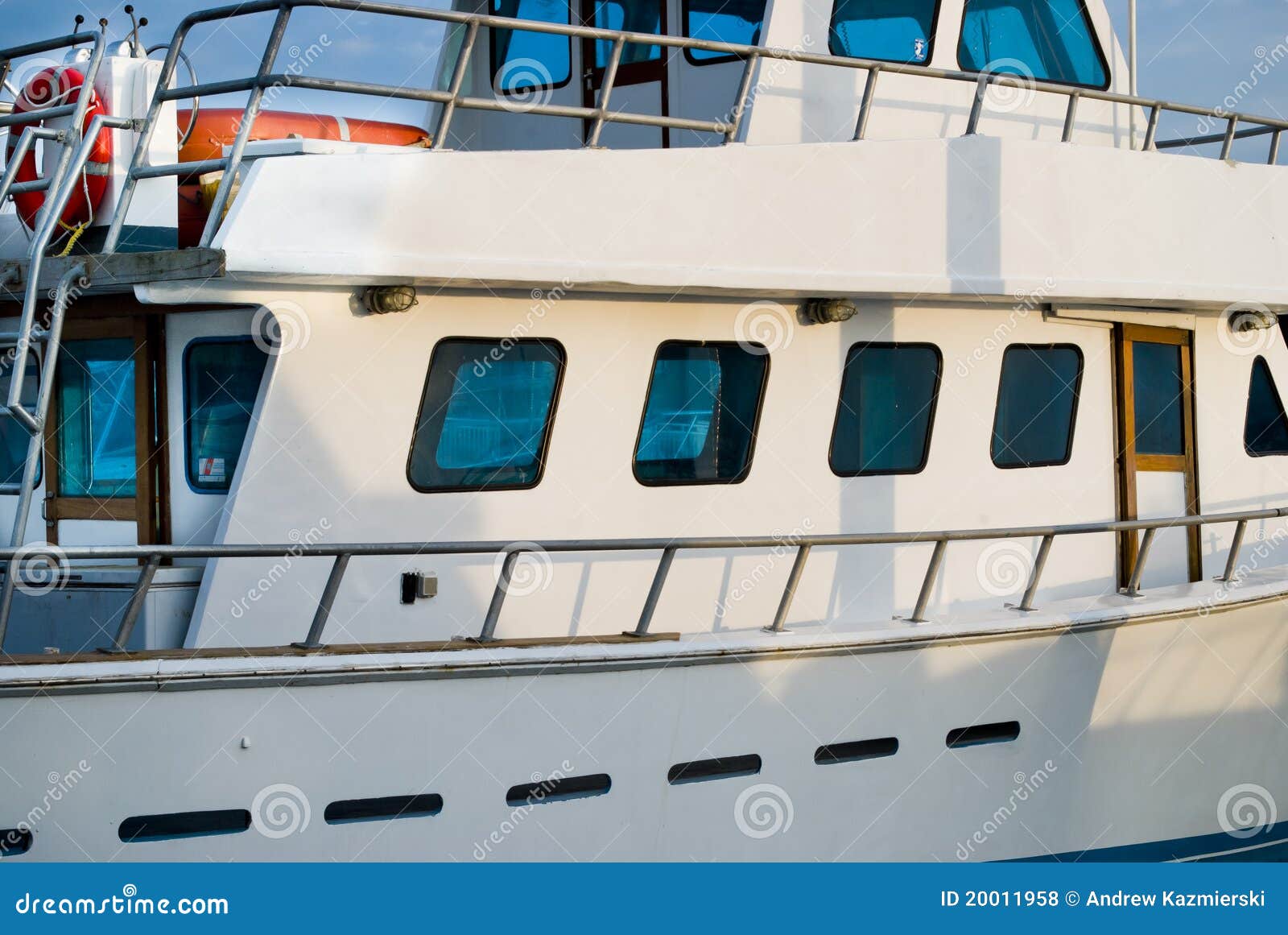 Boot stock foto. Image of patrijspoort, handvest, jacht - 20011958