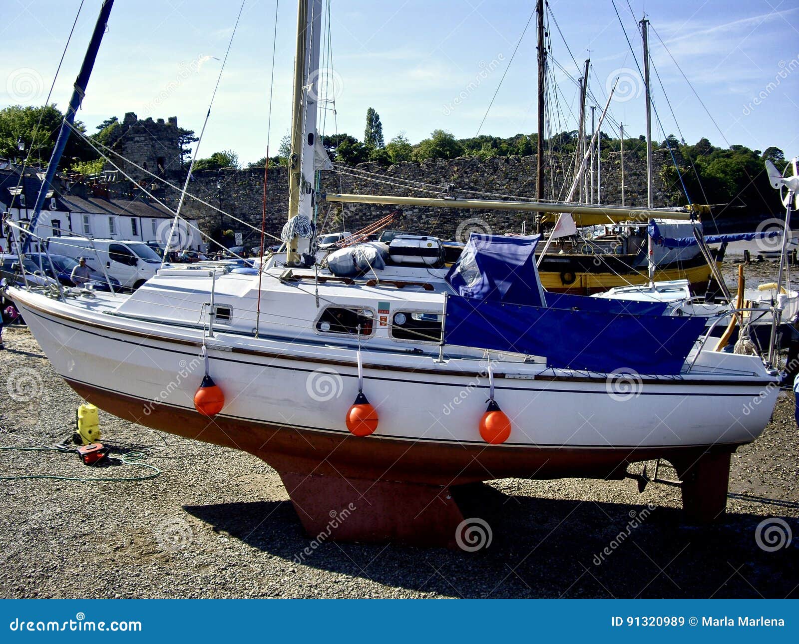 Boot stock afbeelding. Image of zeil, wales, zeilboot - 91320989