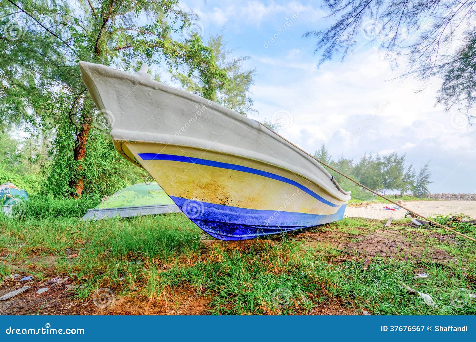 Boot auf dem Strand stockbild. Bild von segel, kultur - 37676567