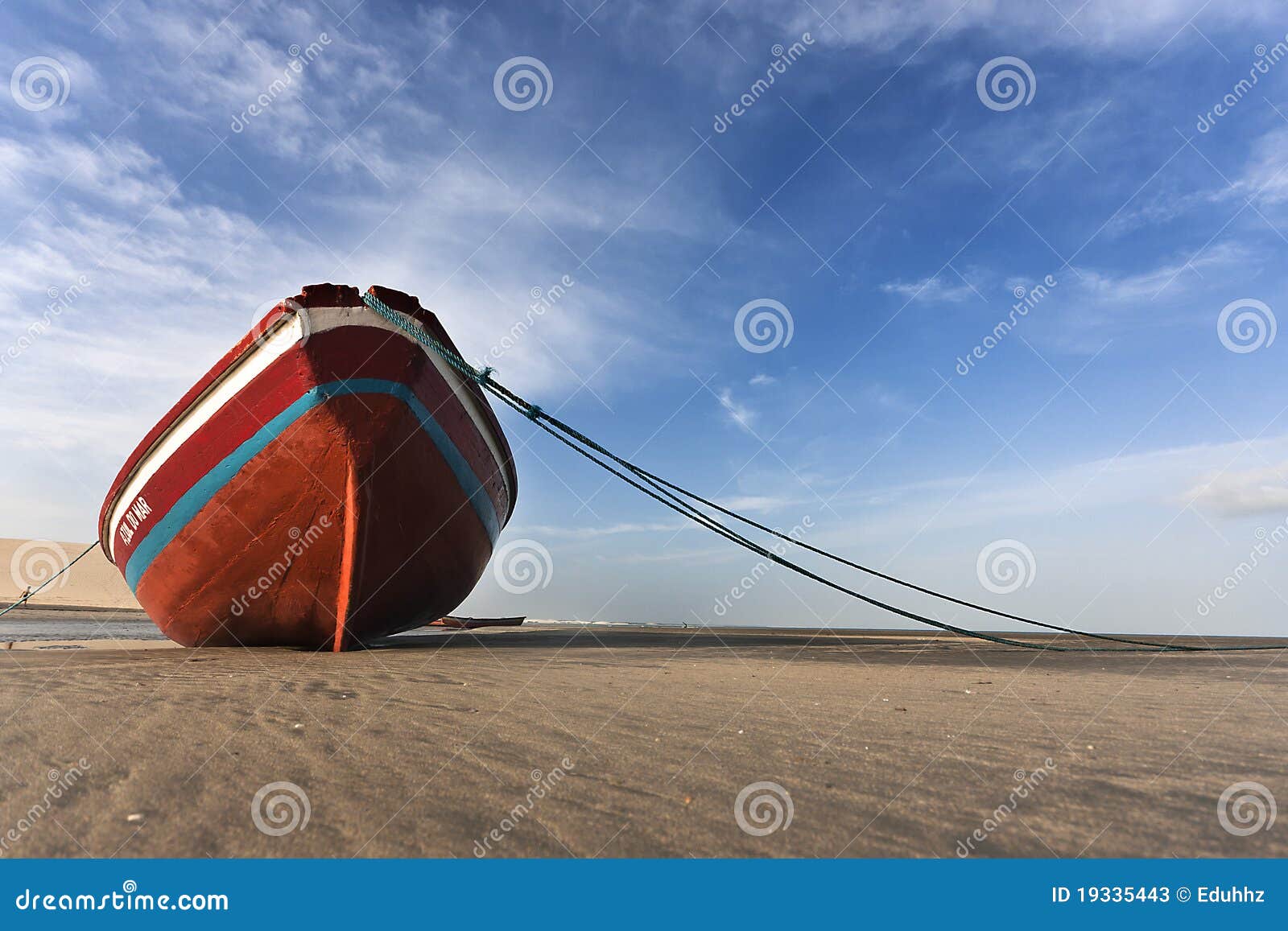 Boot auf Strand stockbild. Bild von paradies, sonne, ruhe - 19335443