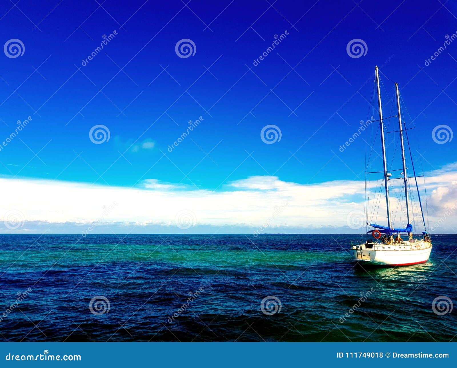 Boot im Meer stockfoto. Bild von kapitän, flotte, nave - 111749018