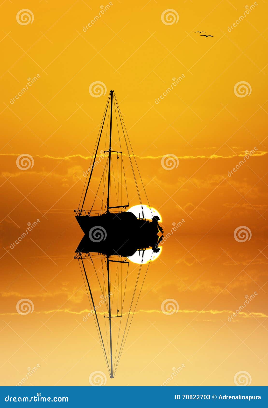 Boot Im Meer am Sonnenuntergang Stock Abbildung - Illustration von ...