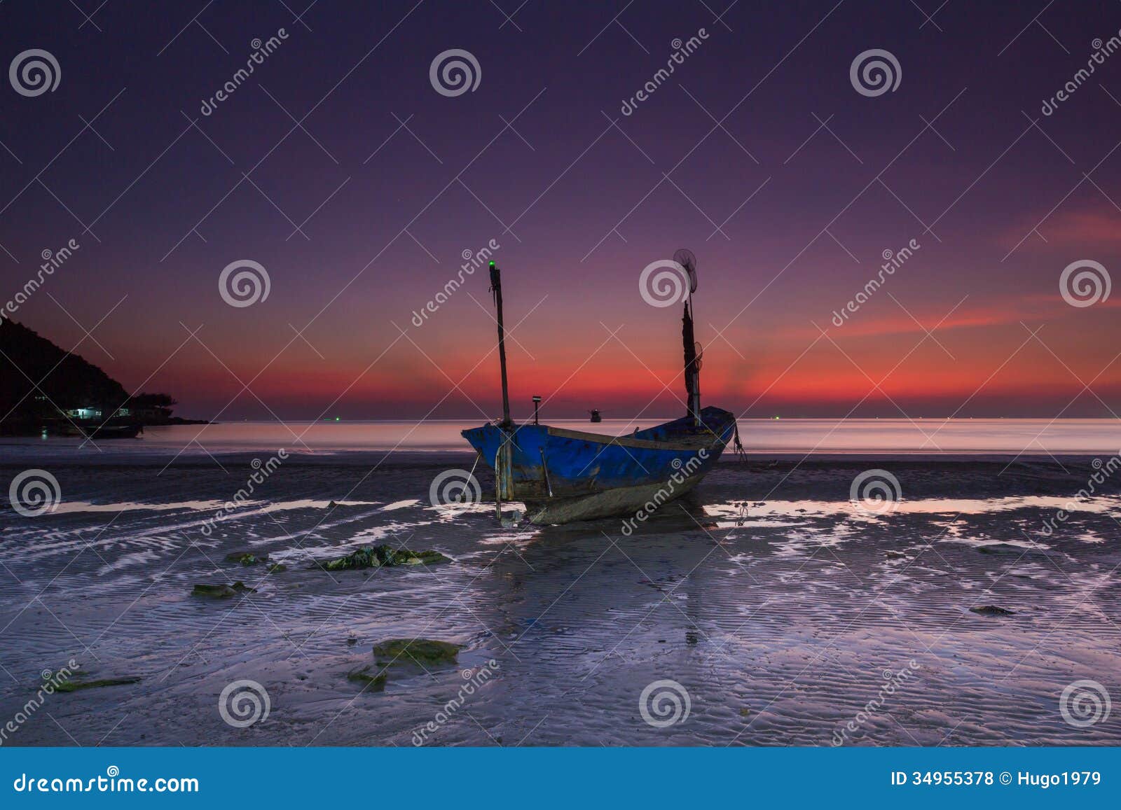 Boot Im Meer Unter Sonnenuntergang Stockfoto - Bild von rüber ...