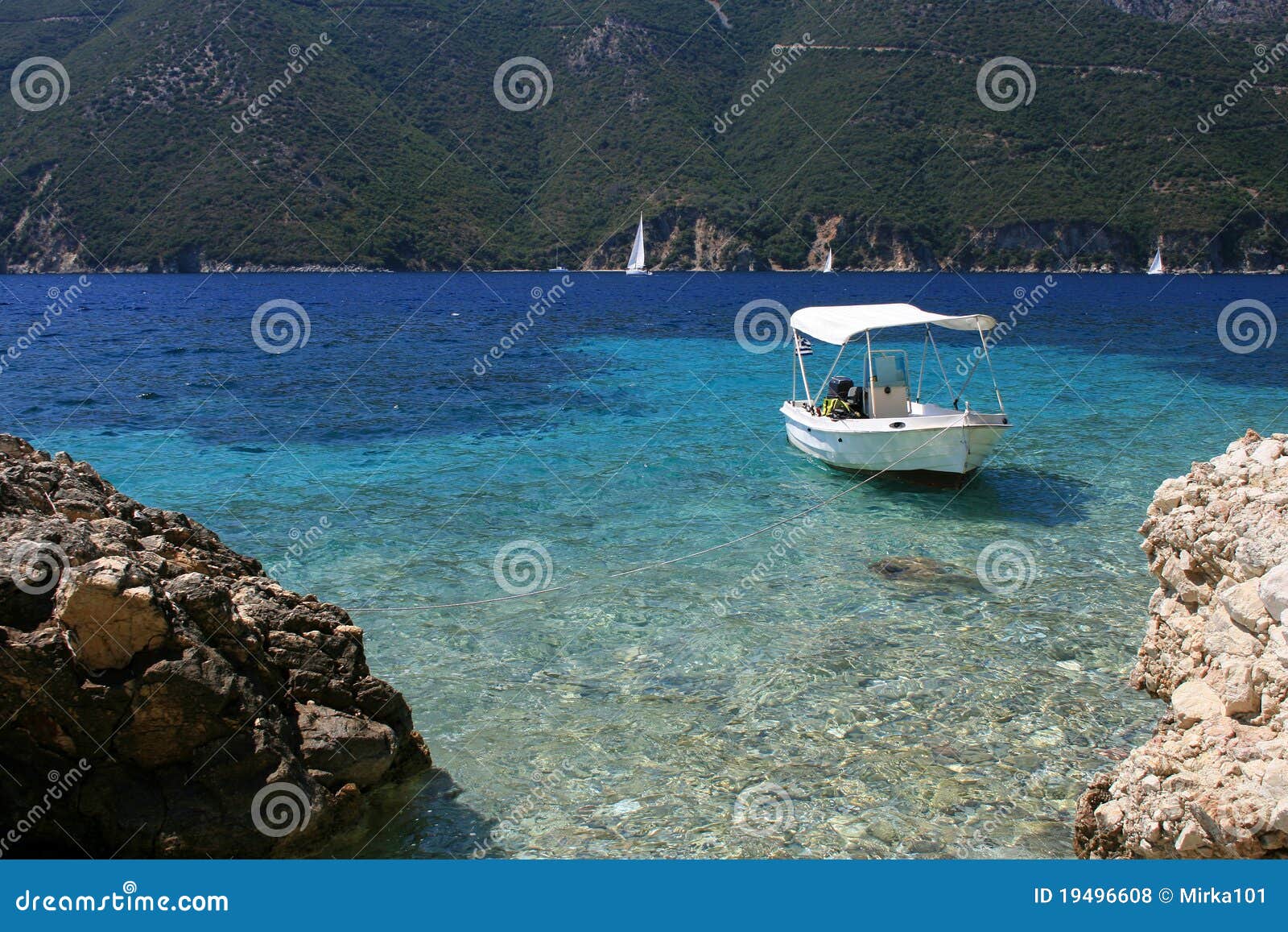 Boot Im Meer Von Lefkada, Griechenland Stockfoto - Bild von rest ...