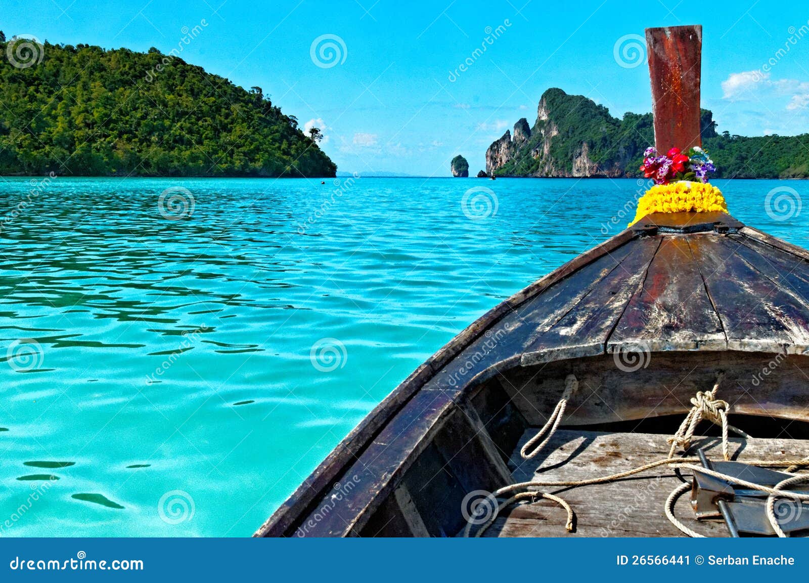 Boot Im Meer Vor Phi-Phi-Insel Stockbild - Bild von idyllisch ...