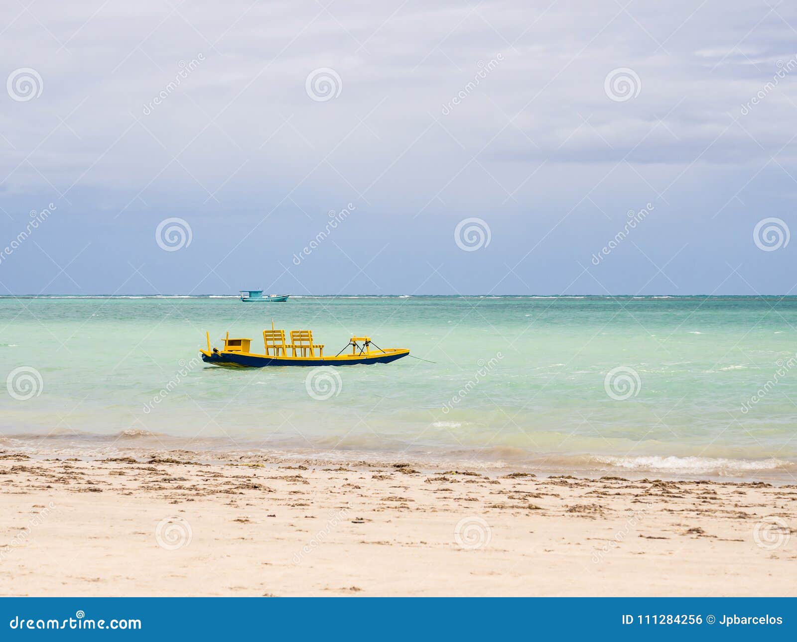 Boot Op Zee Op Een De Zomerdag Stock Foto - Image of zeil, zonlicht ...
