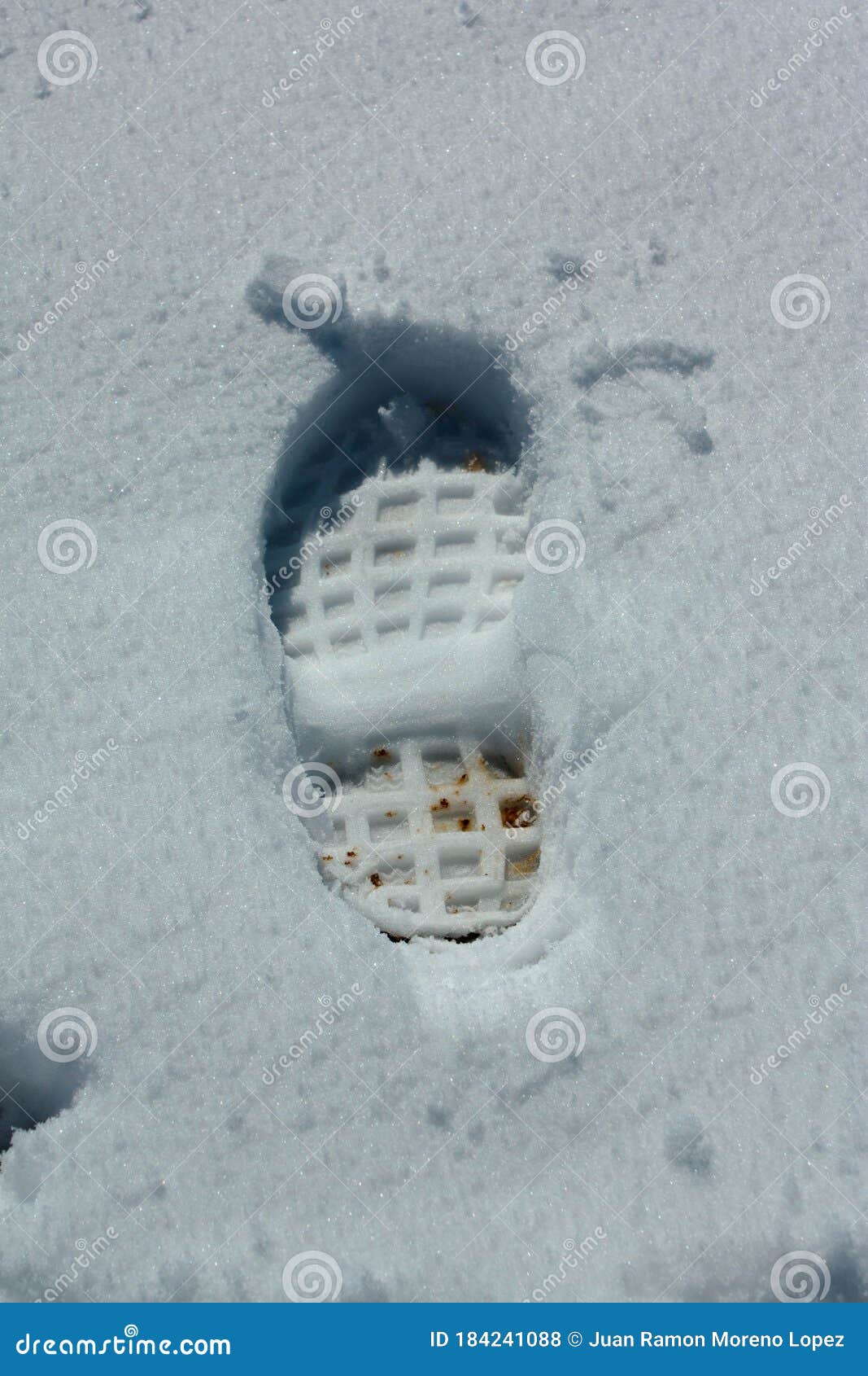 Boot print in the snow stock photo. Image of suela, boot - 184241088