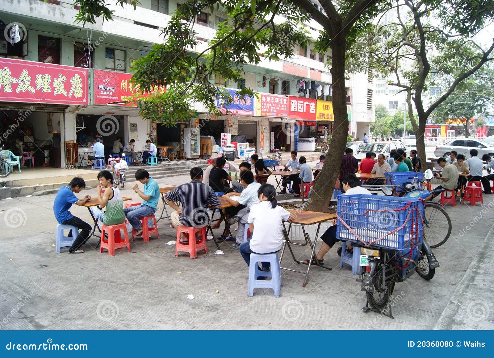 In the booth to eat editorial image. Image of preparation - 20360080