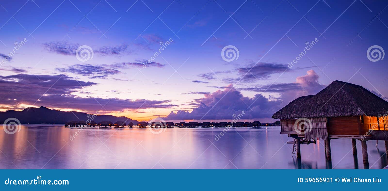 Bora Bora no por do sol imagem de stock. Imagem de nave - 59656931