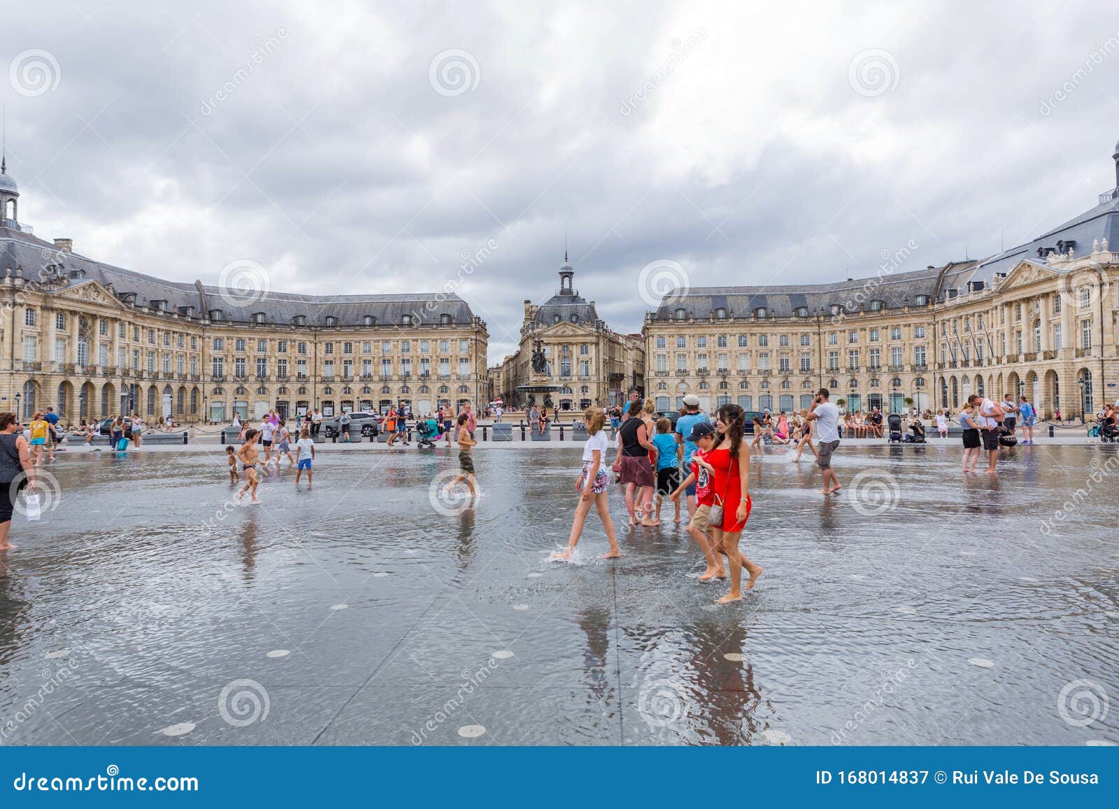 Bordeaux water mirror editorial photography. Image of looking - 168014837