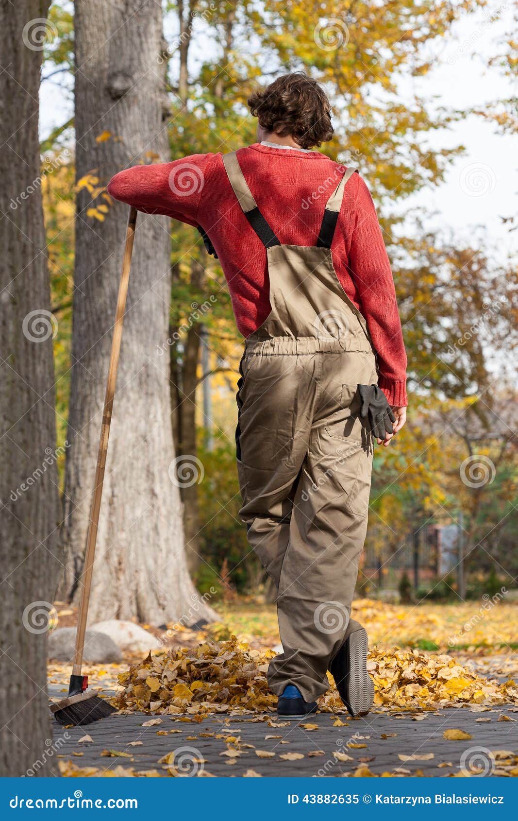 Bored gardener stock image. Image of grabbing, leaves - 43882635