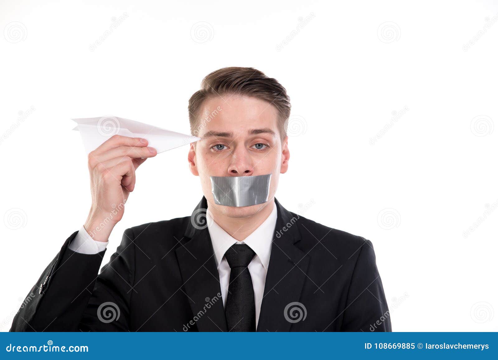 Boring Zakenman Met Band Op Zijn Mond Houdt Een Document Vliegtuig In